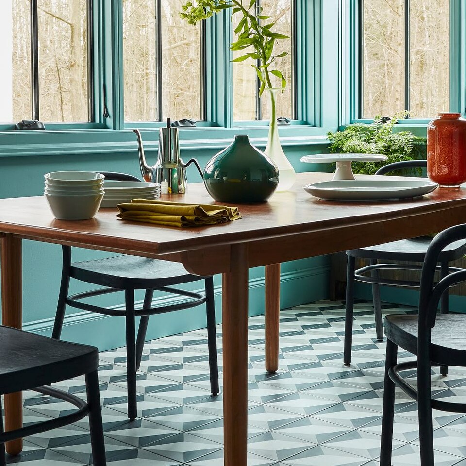 Keira Solid Wood Expandable Dining Table (152 cm - 203 cm) | West Elm UK