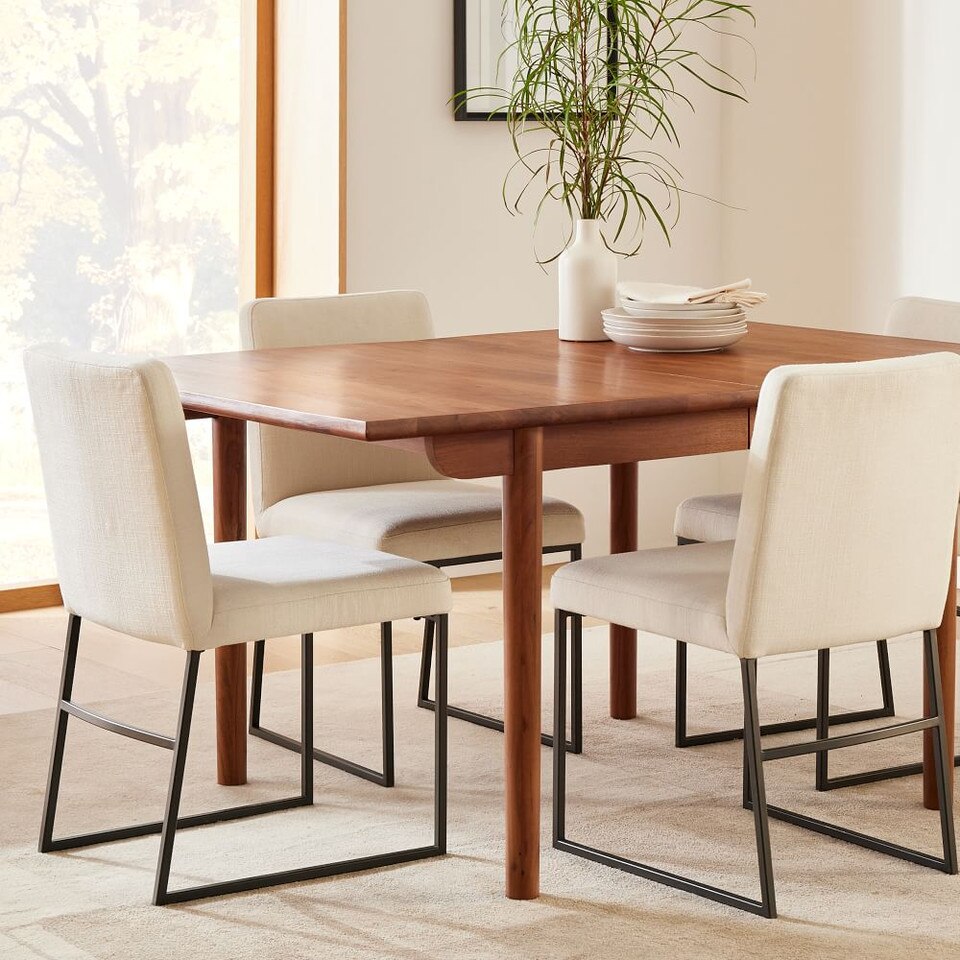 Keira Solid Wood Expandable Dining Table (152 cm - 203 cm) | West Elm UK